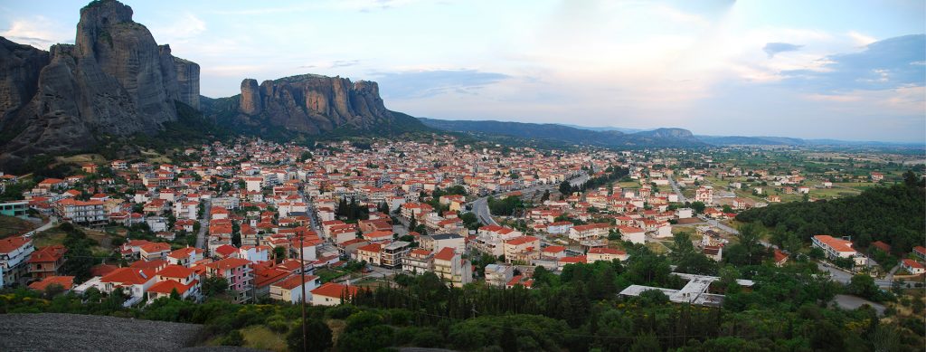 The city of Kalambaka - Infotourist Meteora